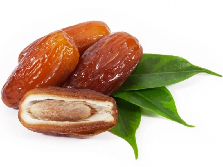 easy-snacks-to-make-with-dates-eating-in-the-bahamas